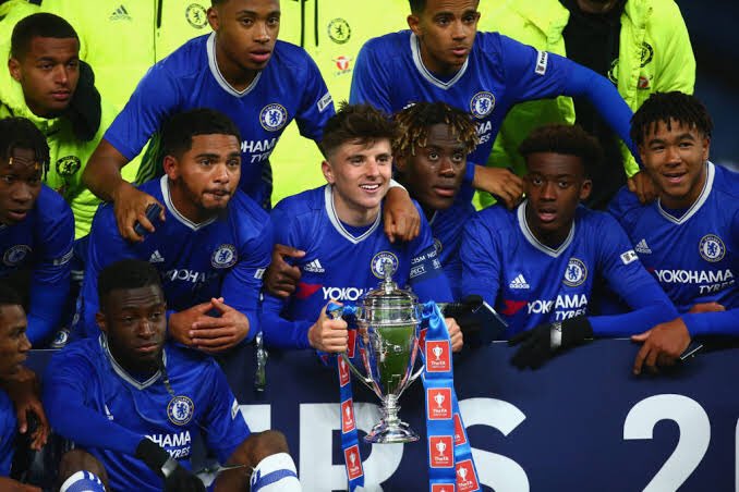 Chelsea set for contract bonanza as first team squad is refreshed ...