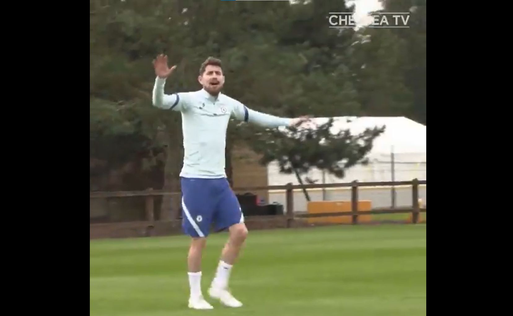 (Video): Jorginho's important injury message to the cameras at Chelsea ...