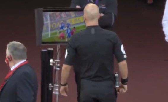 "I have no words" - These Chelsea fans react to referee's rogue call ...