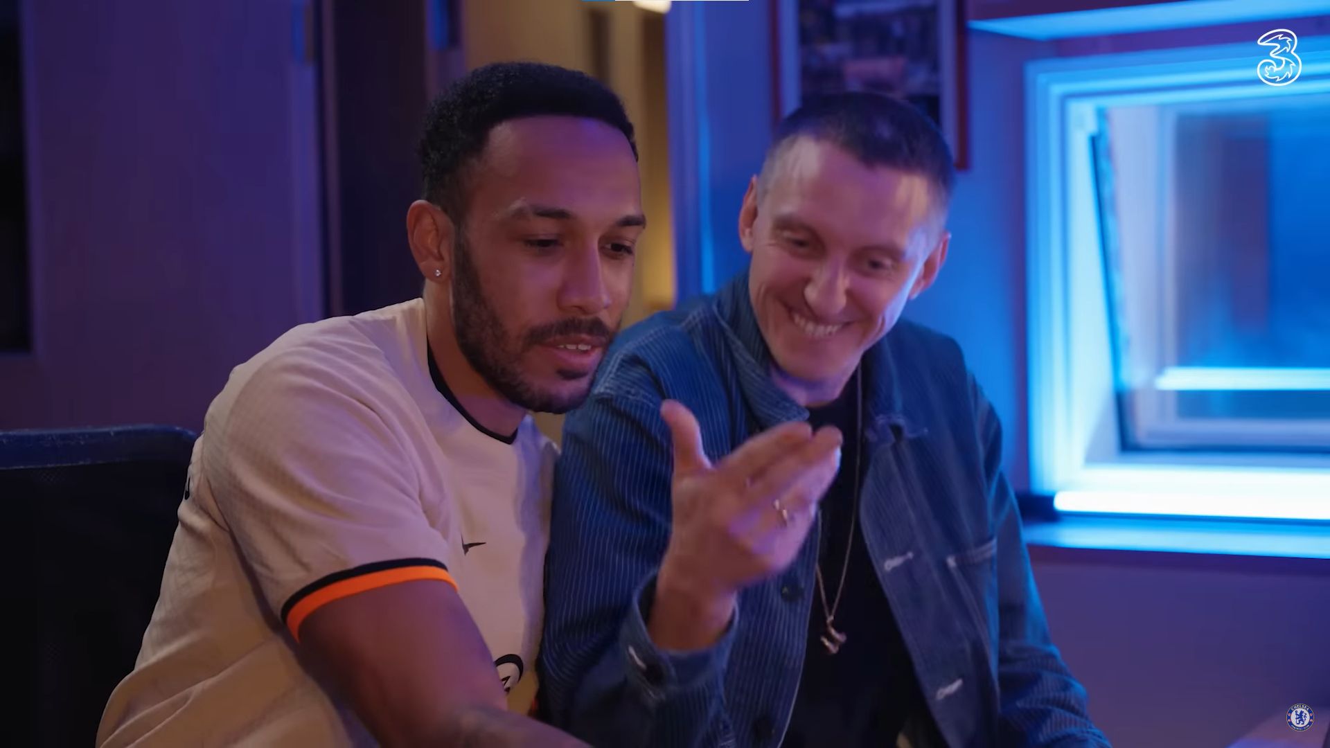 (Video): Pierre-Emerick Aubameyang makes beats in the studio in ...