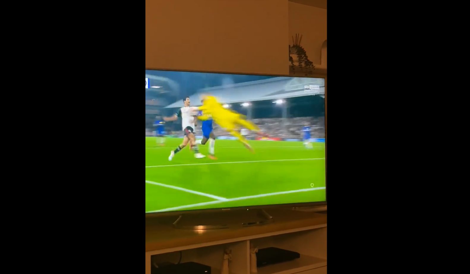 (Video): Robert Sanchez's cartoon Superman moment | Chelsea News