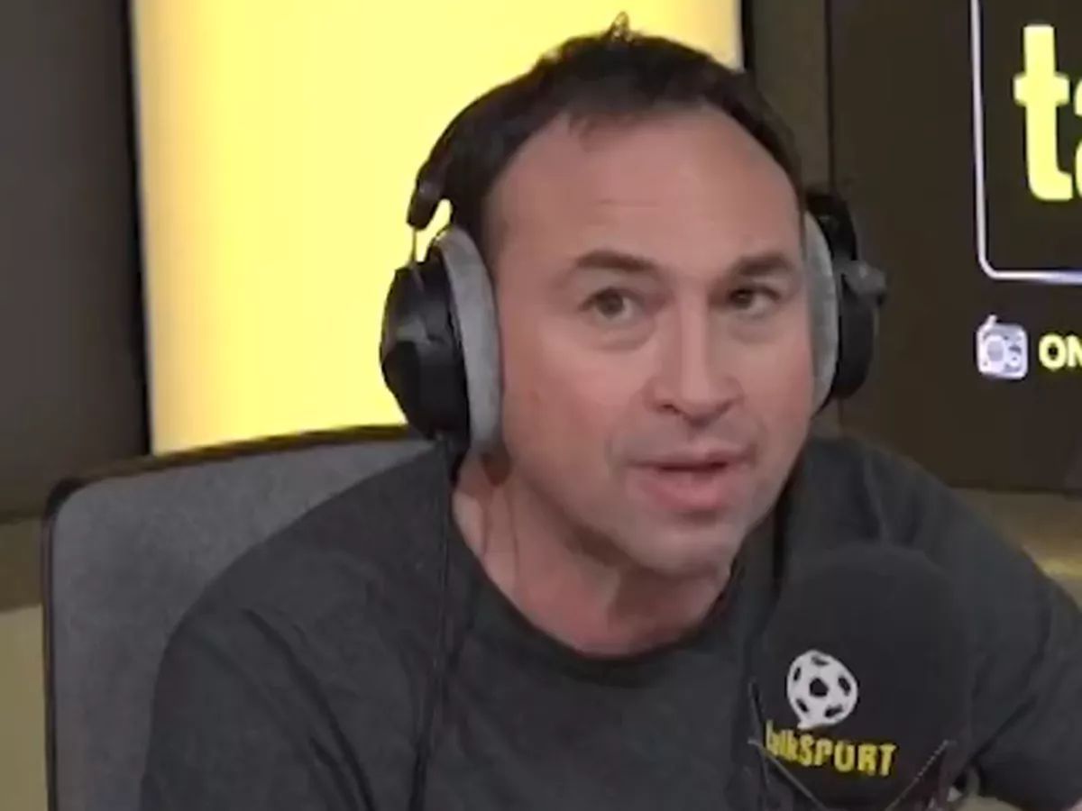 Jason Cundy points at Jadon Sancho as part of Chelsea's dip in form