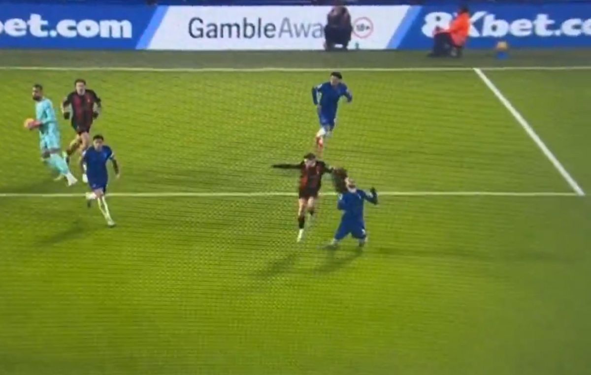 (Video): The scandalous red card that VAR didn't give which hurt Chelsea