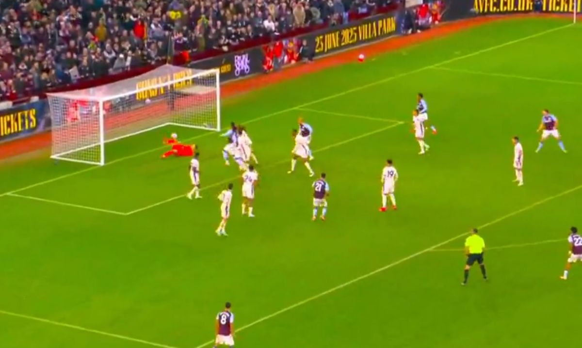 (Video): Another horror mistake from Chelsea goalkeeper costs team