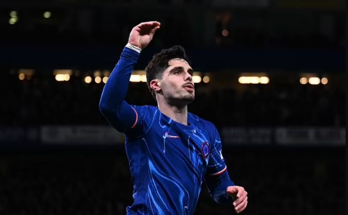 Pedro Neto names Cole Palmer as most skilful player above Saka