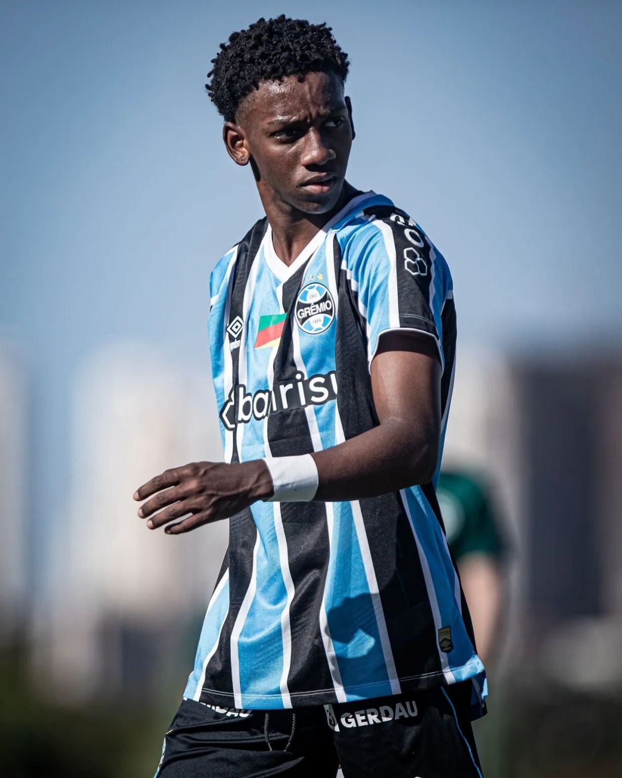 Gabriel Mec confirms talks with Chelsea over summer move