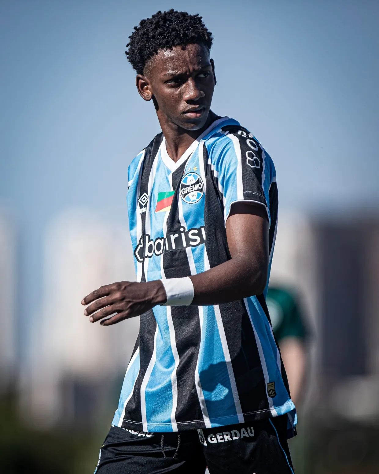 Chelsea in ongoing talks with Gremio over deal for 16-year-old Gabriel Mec