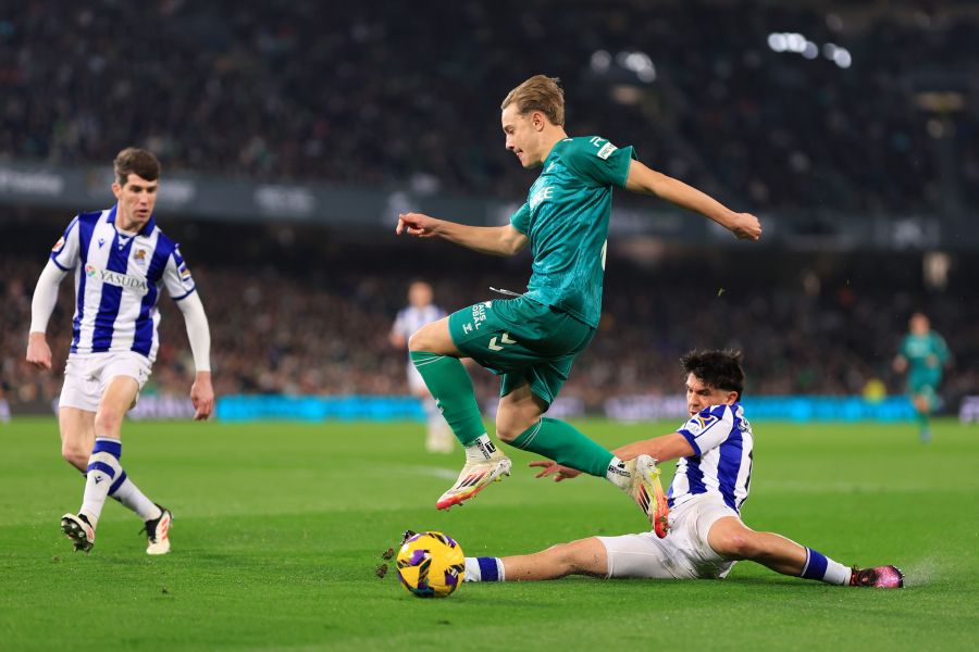 Chelsea looking at a number of wingers including Jesus Rodriguez