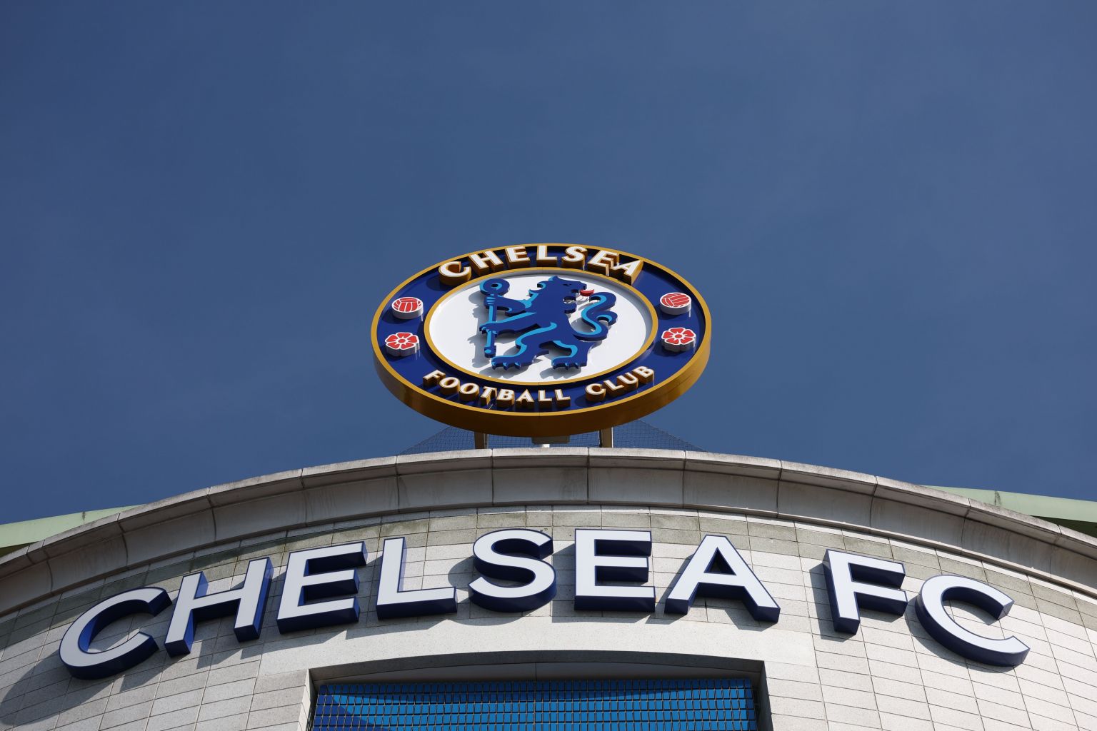 Chelsea set to look at replacements as key player gets concerning ...