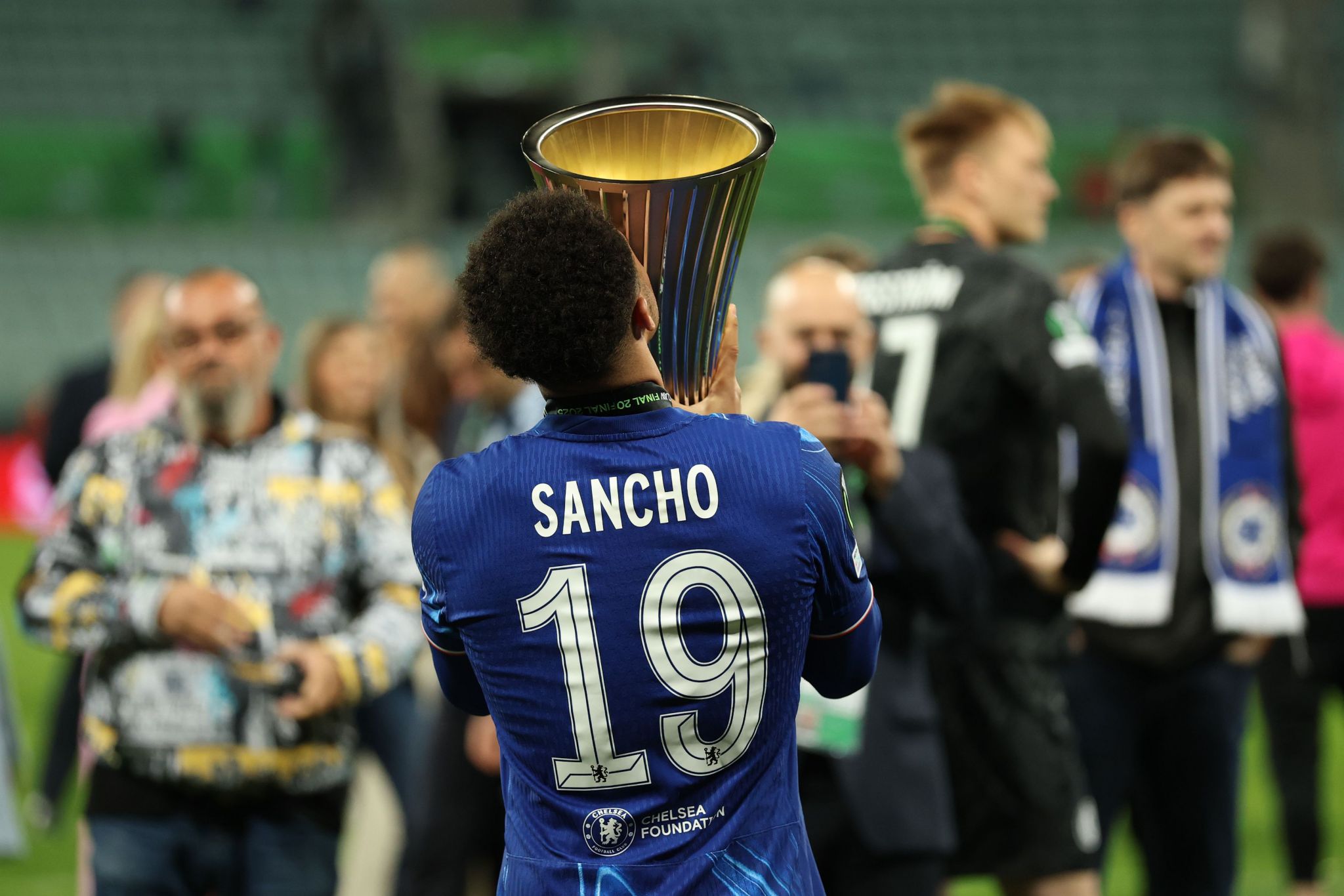 Chelsea will send Sancho back to Man United if they can't agree terms