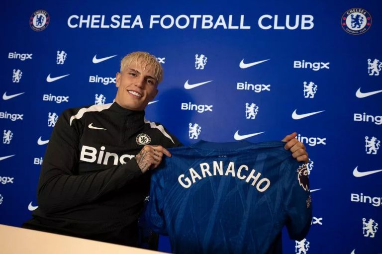 Alejandro Garnacho reveals who he spoke to before joining Chelsea