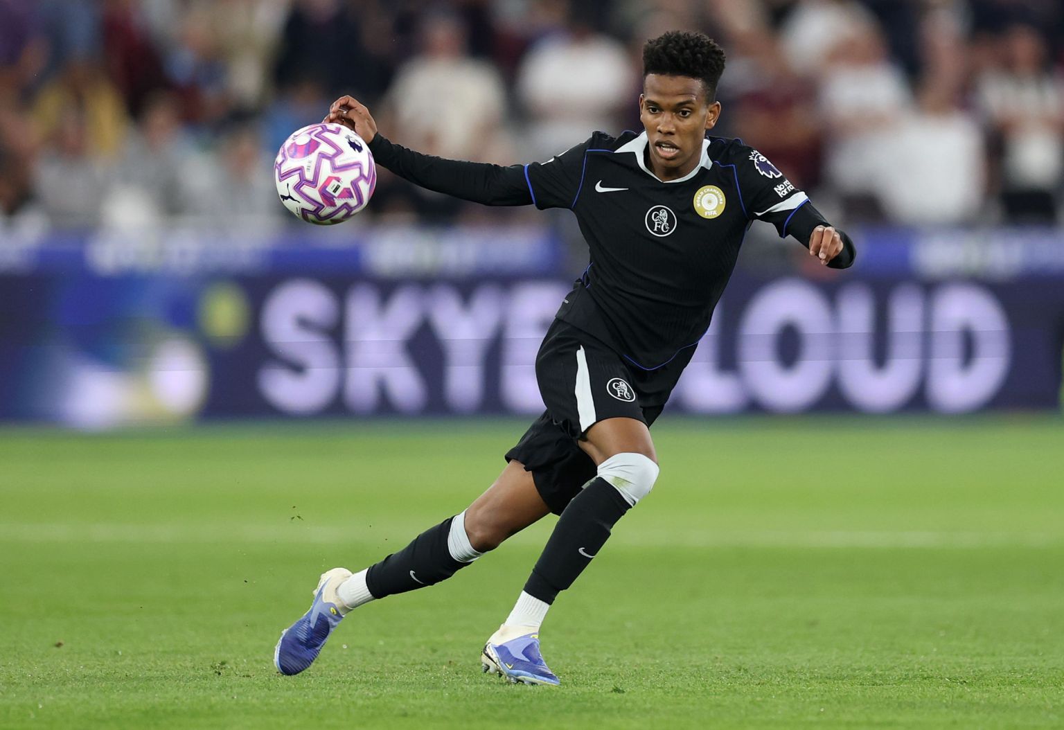 Enzo Maresca explains how Palmer can be a "reference" for Estevao