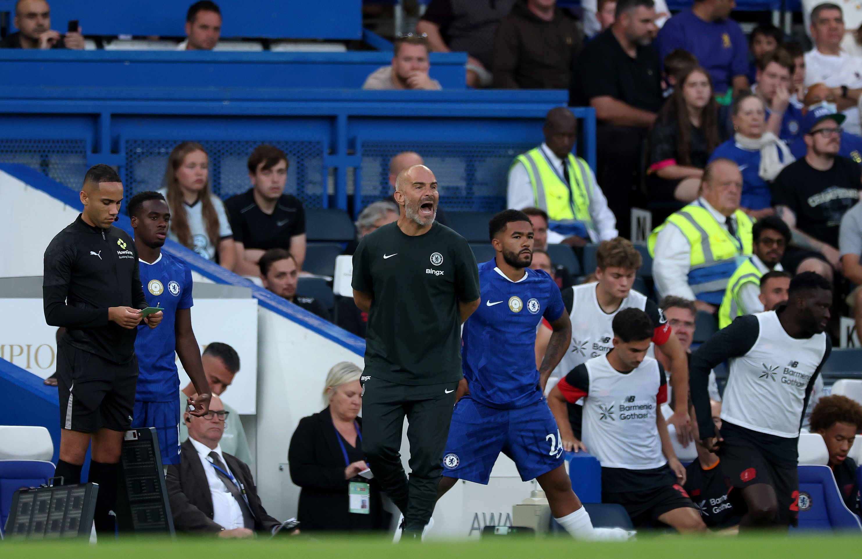 Maresca seen talking to Chelsea's sporting directors after Leverkusen win