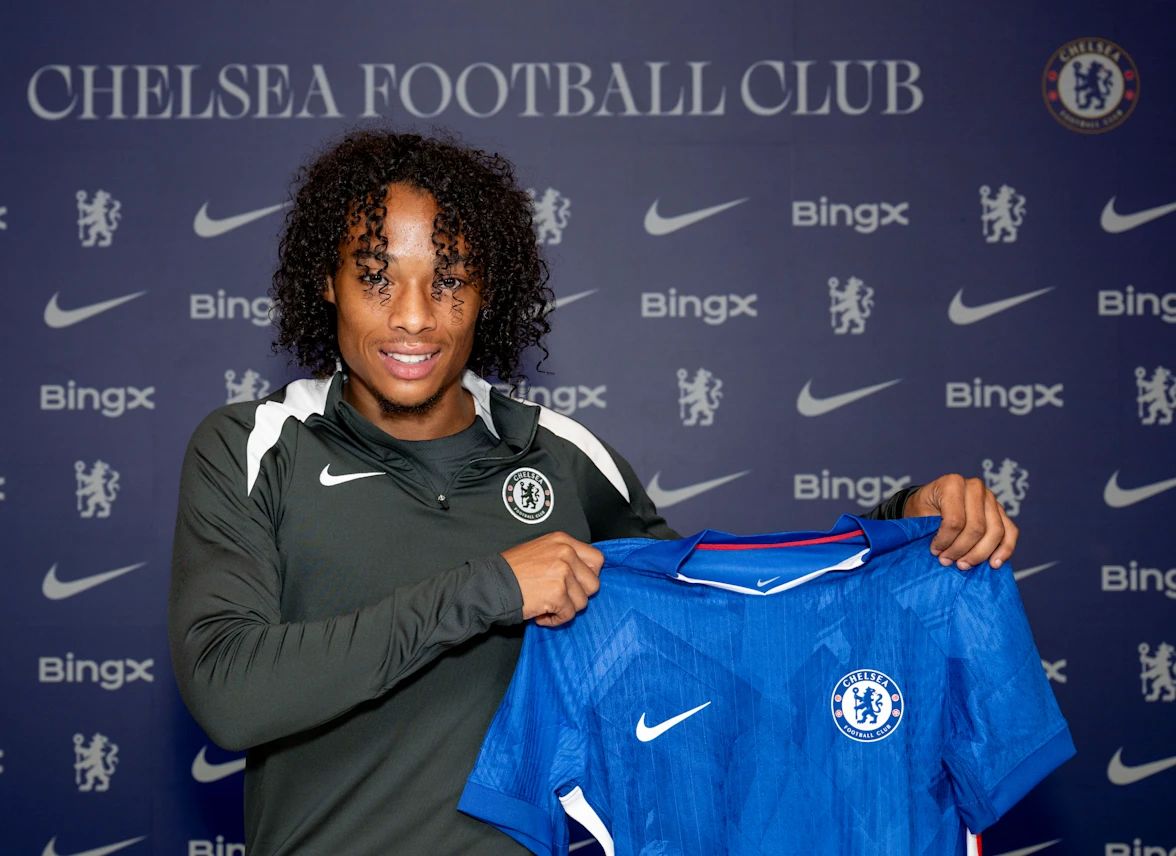Chelsea announce surprise Kiano Dyer contract and loan move