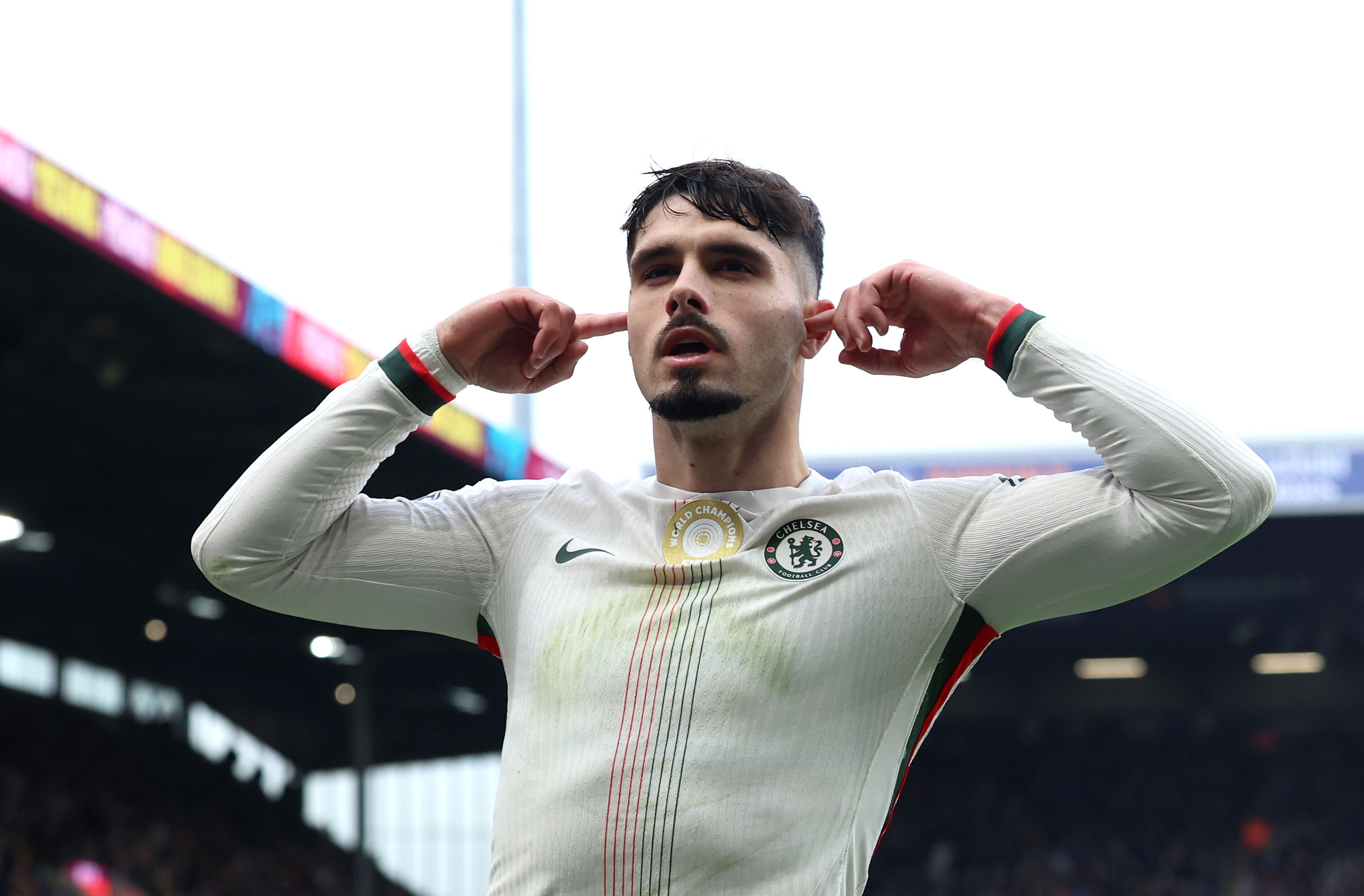 Ornstein: Chelsea have "big decision" to make over Neto transfer