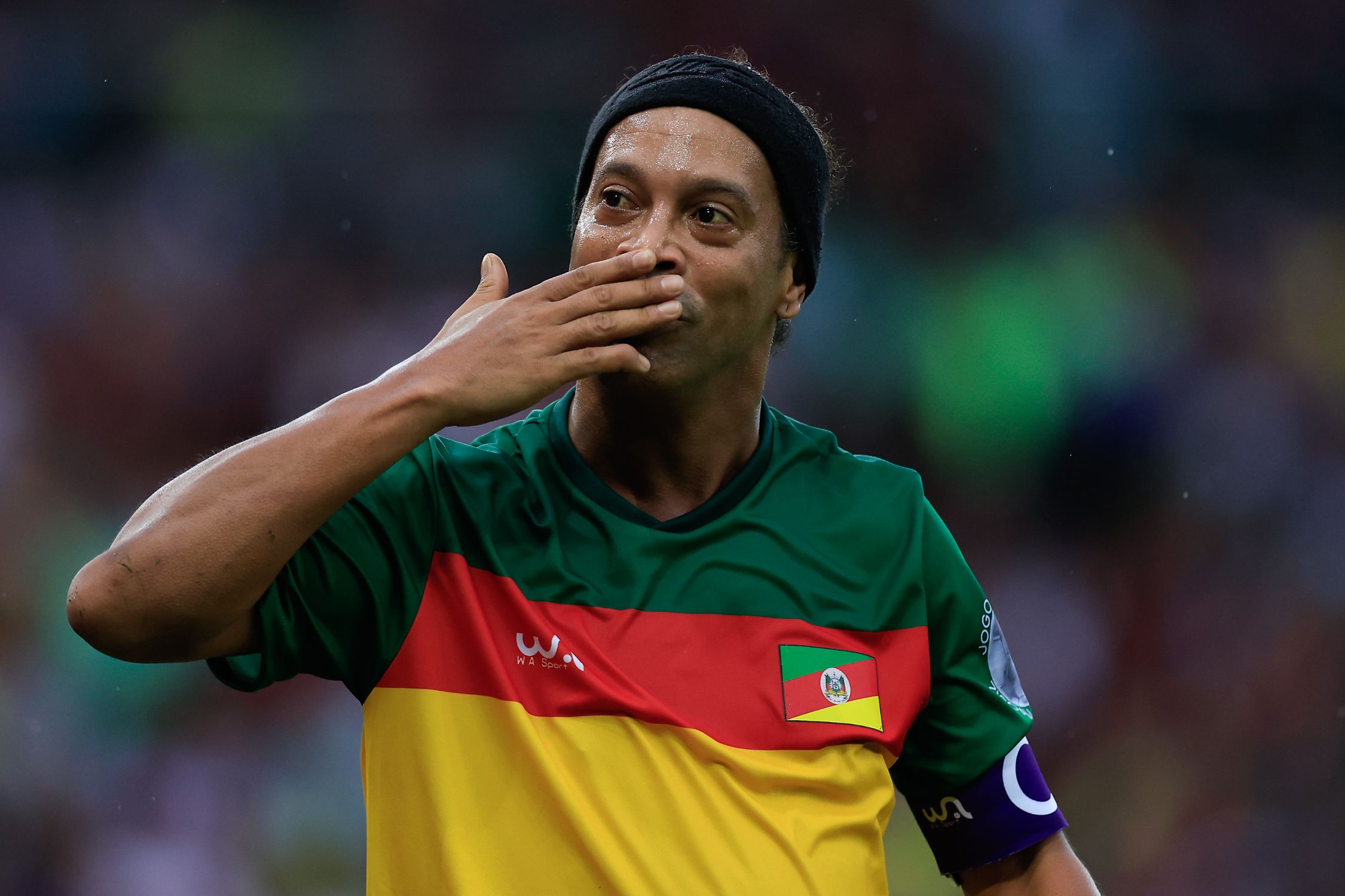 Ronaldinho sends advice to Estevao ahead of Arsenal game