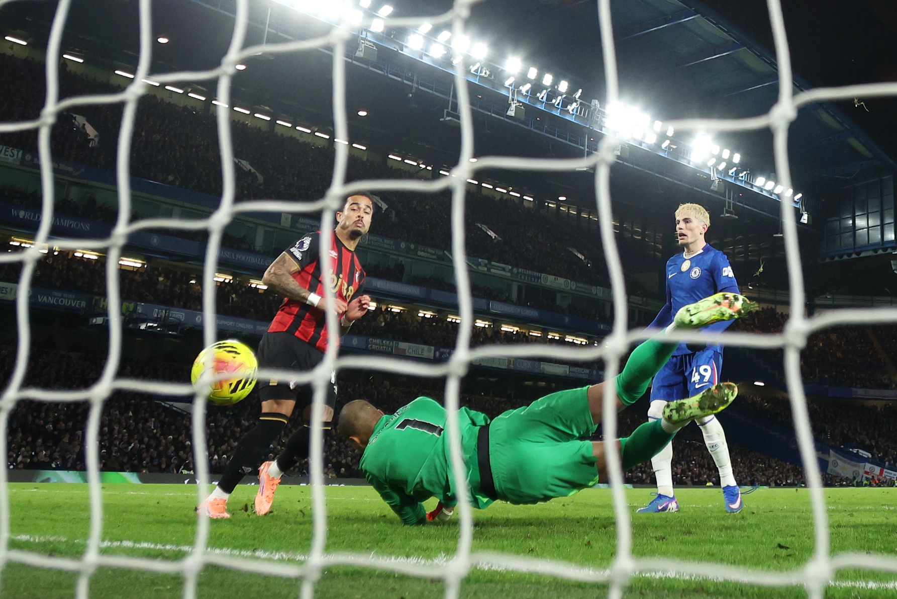 Match Report: Chelsea concede two long throws in 2-2 draw