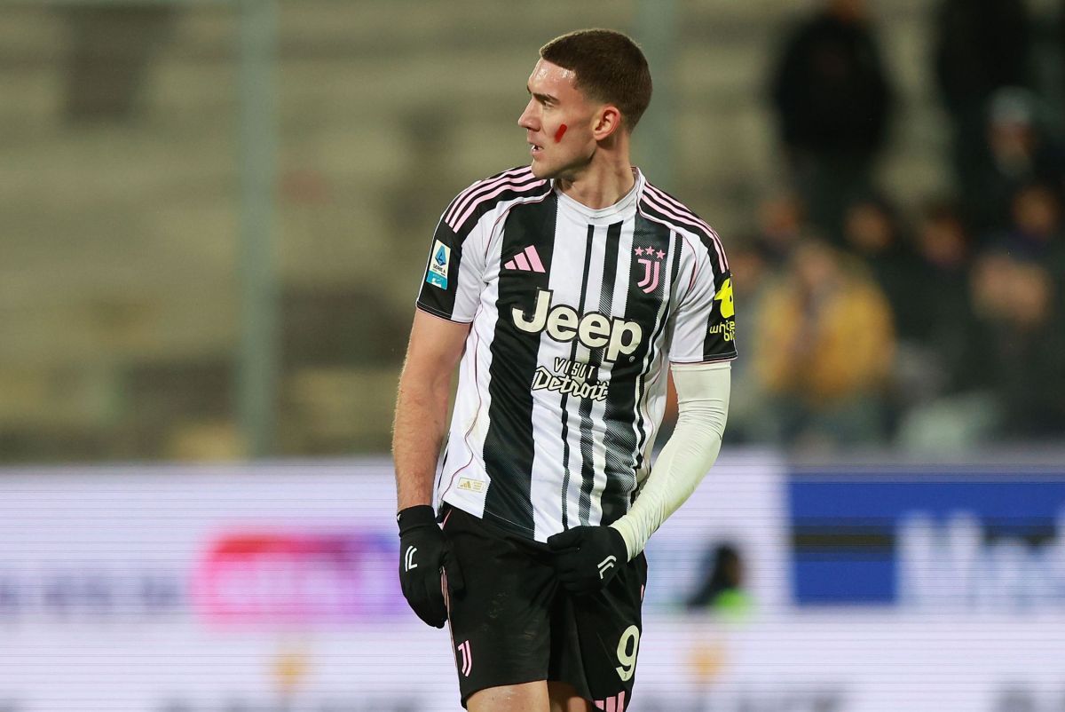 Vlahovic to meet with Juventus over future amid Chelsea links